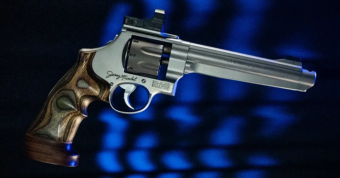 Smith & Wesson 929: The Race Gun That Dominates the Competition – SPEED ...